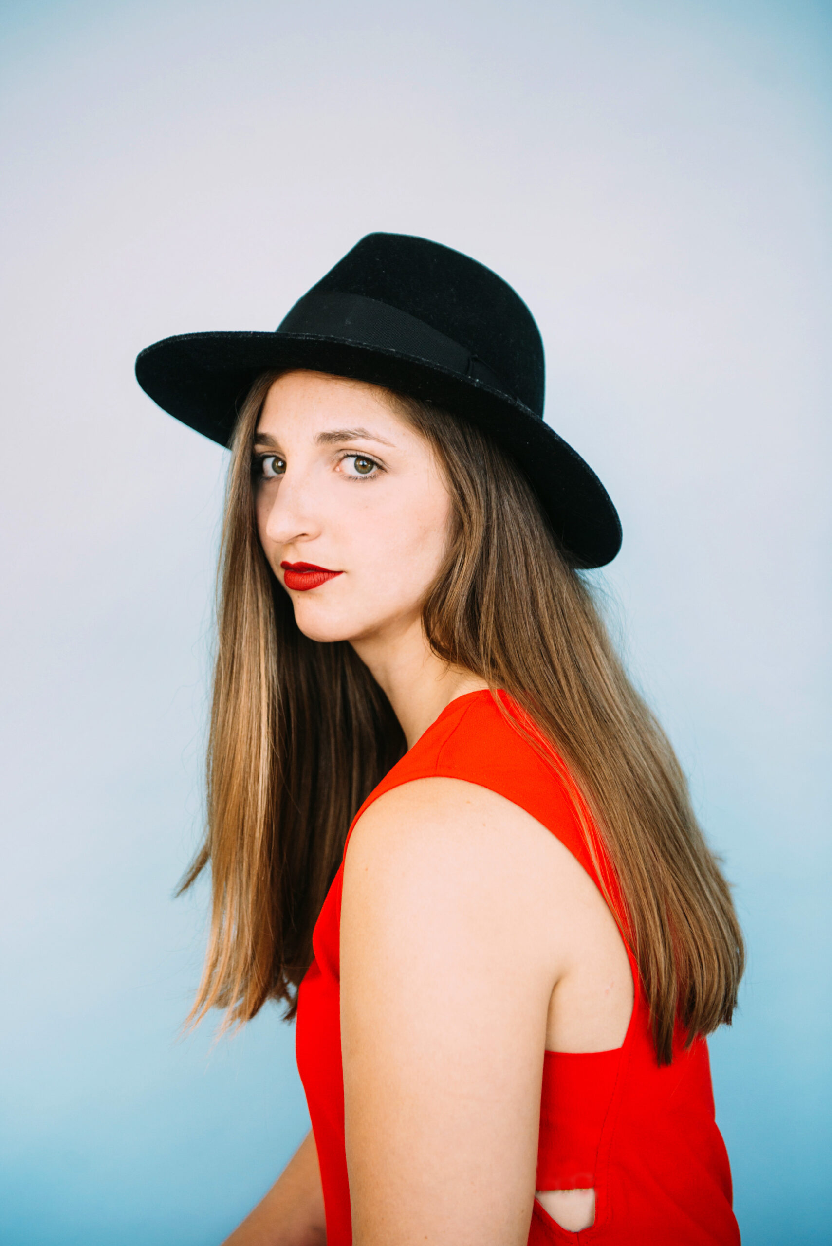 About – Simone Anne